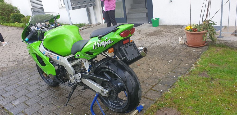 Kawasaki Ninja ZX9R (Defekt) in Hittnau für CHF 1220 – nur Abholung auf Ricardo kaufen