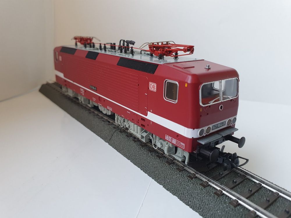 BR 143 ex. 243 der DR von Roco für 3-Leiter System AC / Neu (Neu und ...