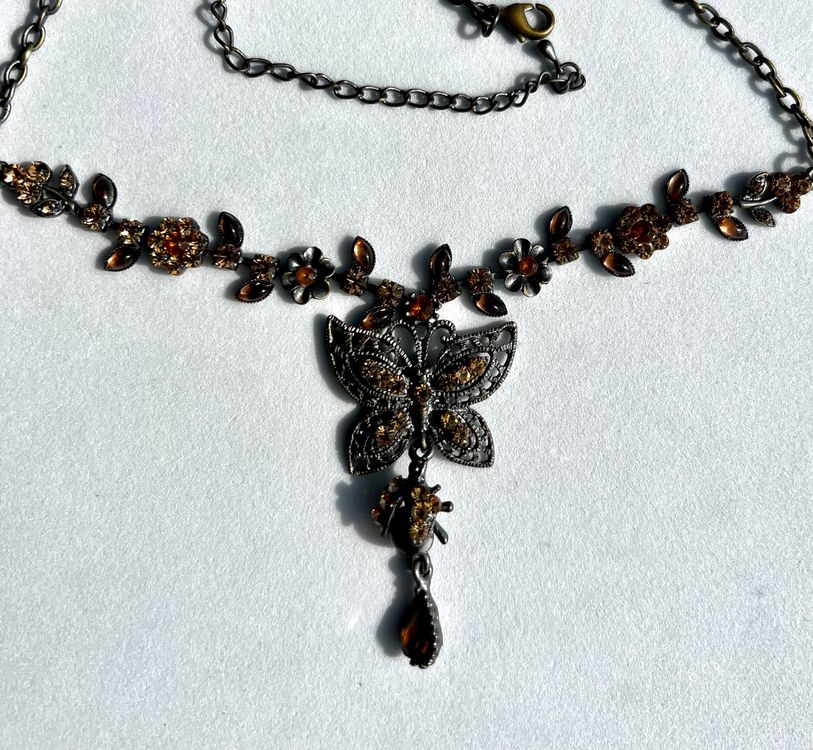 SOMMER COLLIER MIT SCHMETTERLING - STRASS GESCHMÜCKT (Gebraucht) in ...