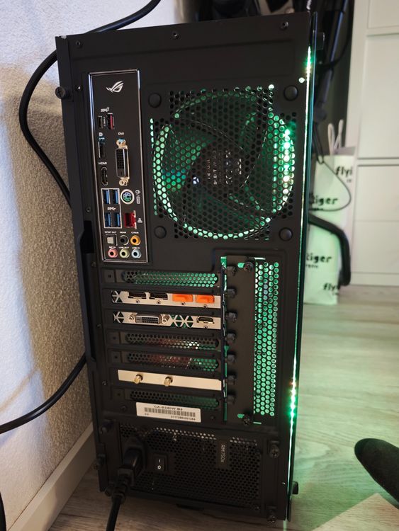 Gaming PC, GTX 1080 Ti, i7 7700K, 32 GB DDR4, ohne SSD (Gebraucht) in ...
