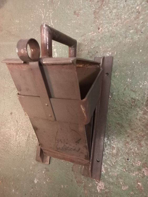 Metall - Unterlegkeil Keil + Halter für Traktor + Anhänger (Gebraucht ...