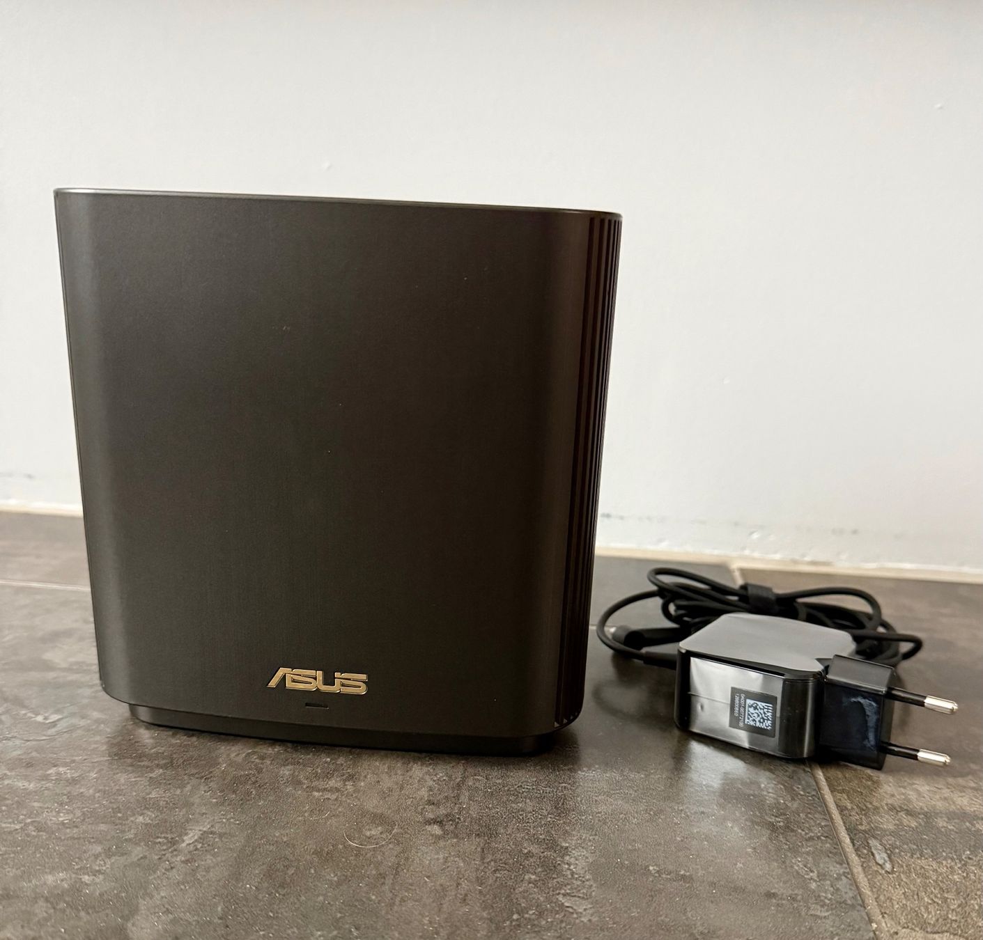 ASUS ZenWiFi XT8 WiFi 6 AX6600 (Neu (gemäss Beschreibung)) in Oberwil ...