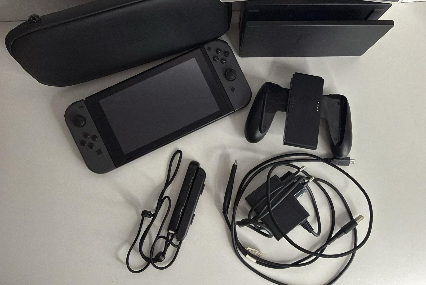 Nintendo Switch Bundle with Brand-New Games and Accessories! (Gebraucht ...