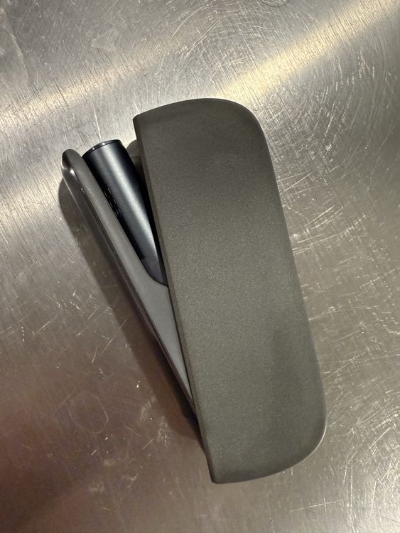 Iqos Iluma in grau (Neu (gemäss Beschreibung)) in Schlieren für CHF 30 ...