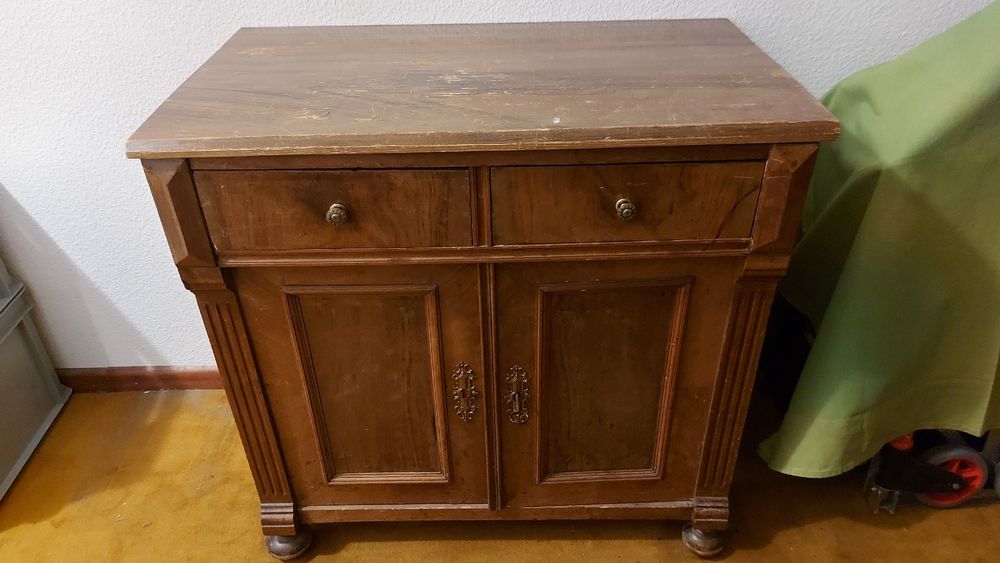 Alte Holzkommode, 2-Türig mit Schubladen /Abholung in Basel! (Gebraucht) in Kaisten für CHF 100 ...