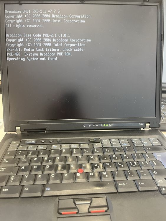IBM ThinkPad T43 - läuft, als Ersatzteilträger, OHNE HDD (Gebraucht) in ...