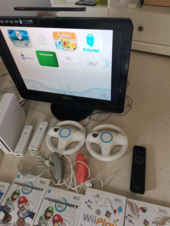 Nintendo Wii mit viel Zubehör u Tv Monitor | Kaufen auf Ricardo