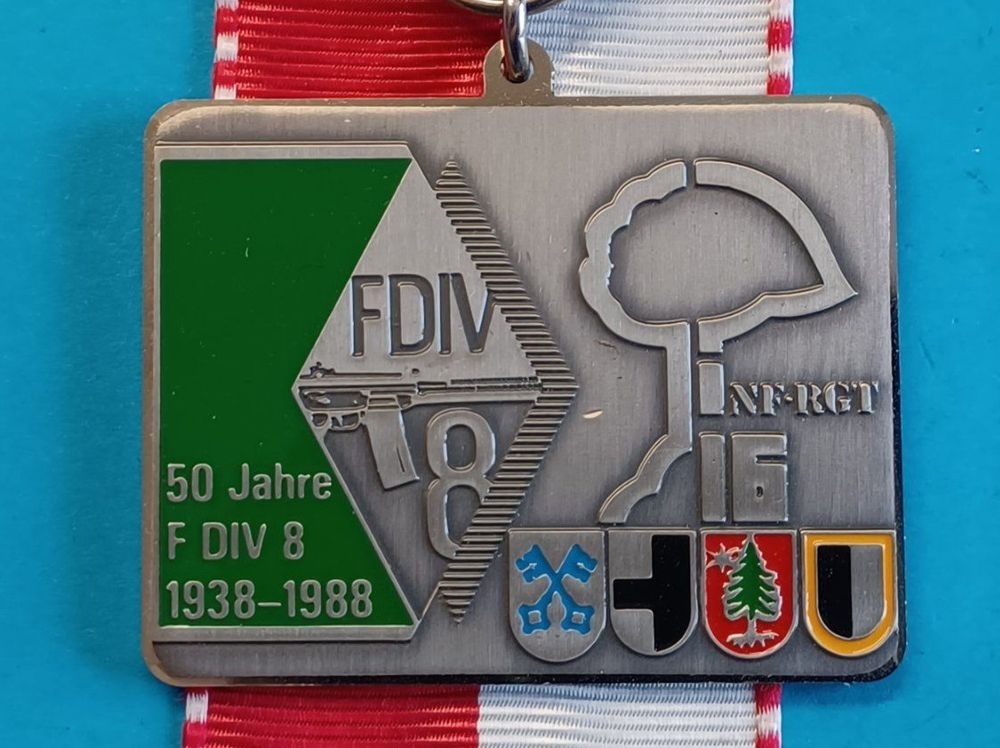 Inf. RGT 16 / F DIV 8 (P29) (Gebraucht) in Ennenda für CHF 2.9 – mit ...