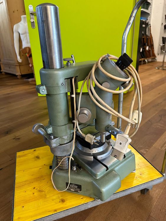 Vickers Härteprüfgerät (Gebraucht) in Uznach für CHF 1 – nur Abholung auf Ricardo kaufen