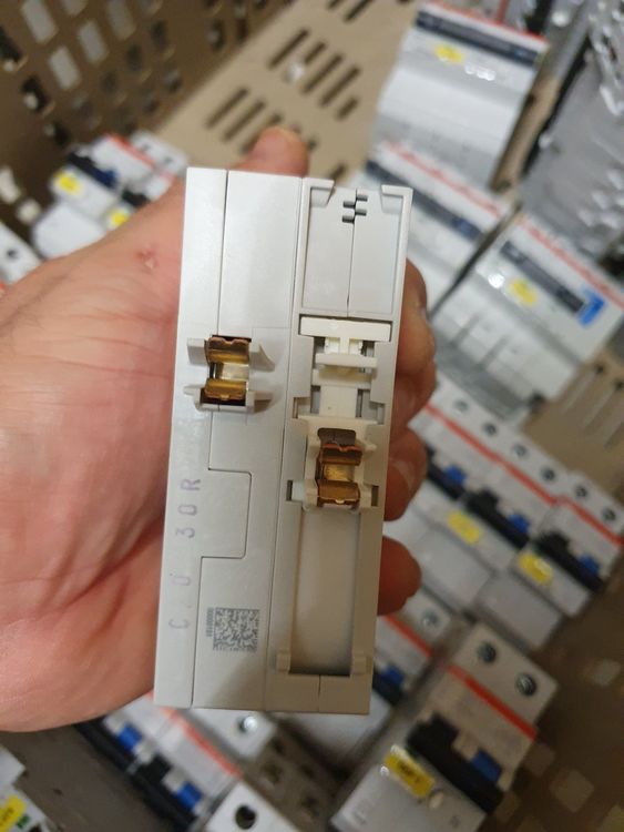 ABB FS401E C20 0.03 FI/LS-Schalter FI LS 20a SMISSLINE TP (Gebraucht) in Zürich für CHF 39 – mit ...