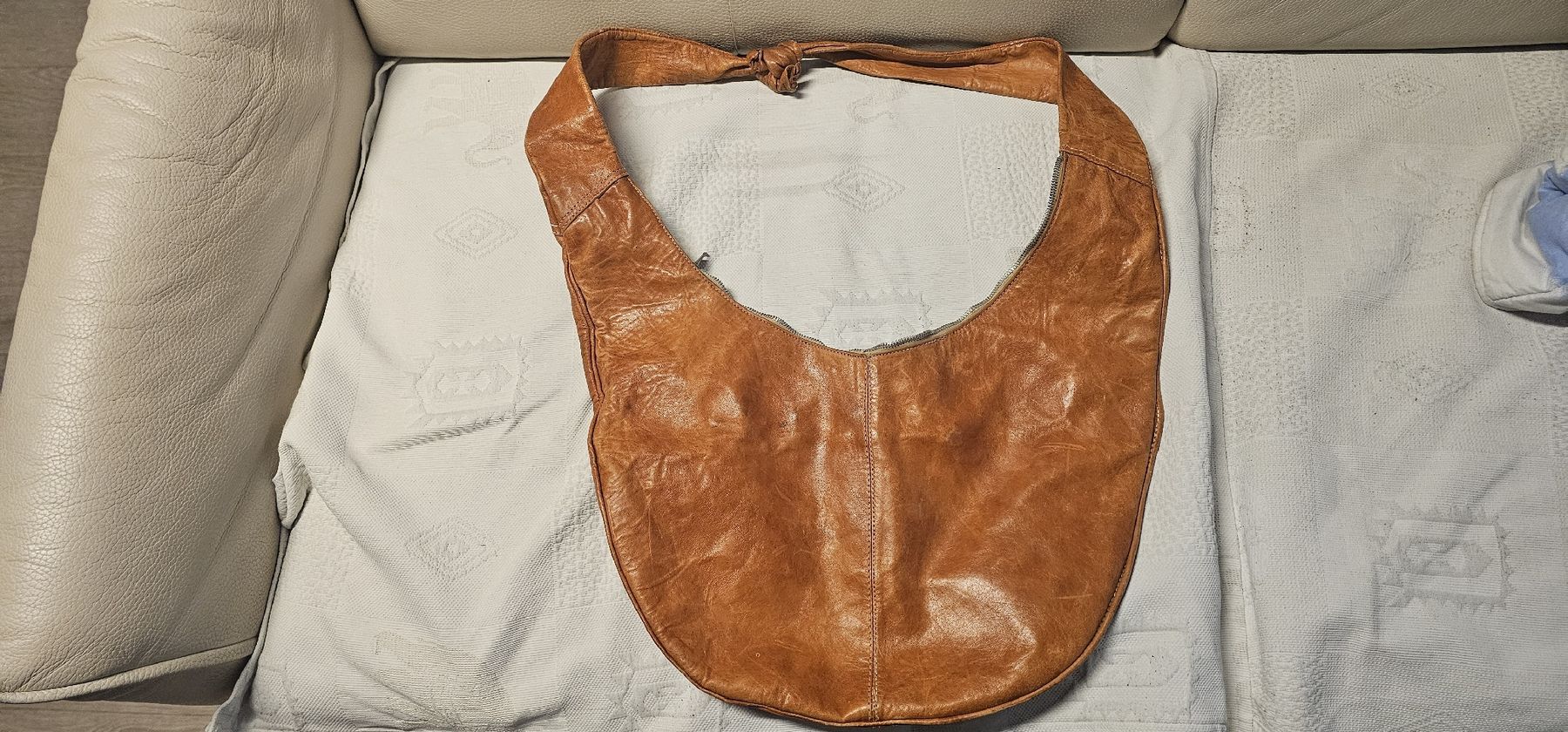 Sac bandoulière en cuir vintage - look automnal parfait! (D'occasion) à ...