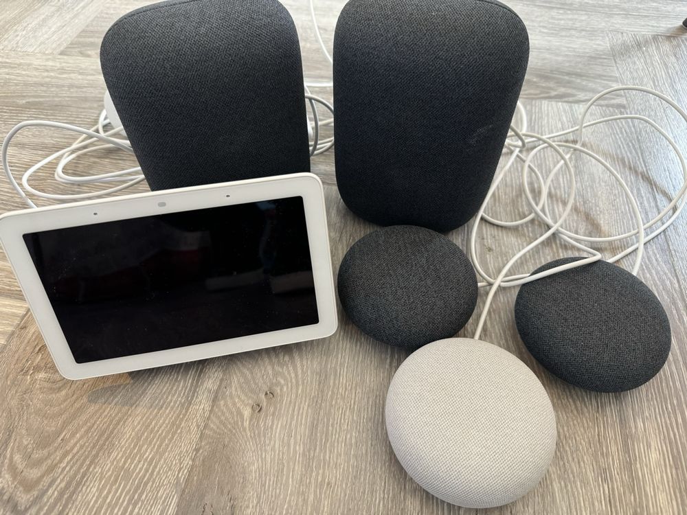 SET 1 x Google Nest Hub, 2 x Google Audio, 3 x Nest Mini (Gebraucht) in ...