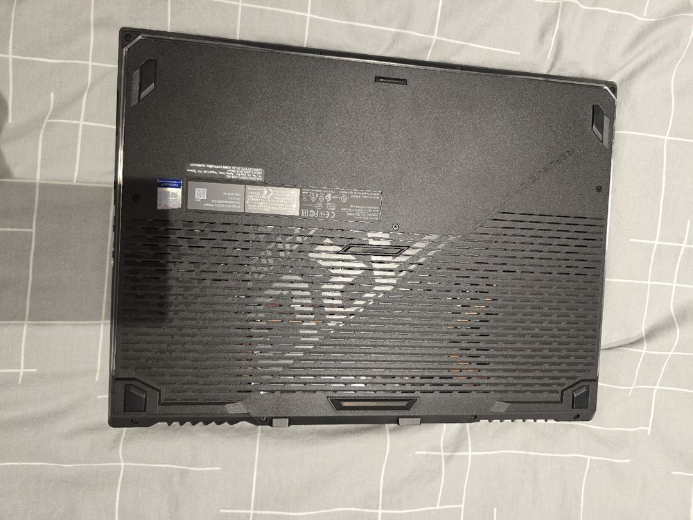 Gaming Laptop ASUS ROG Strix G712-EVO10T / Jahr 2020 | Kaufen auf Ricardo