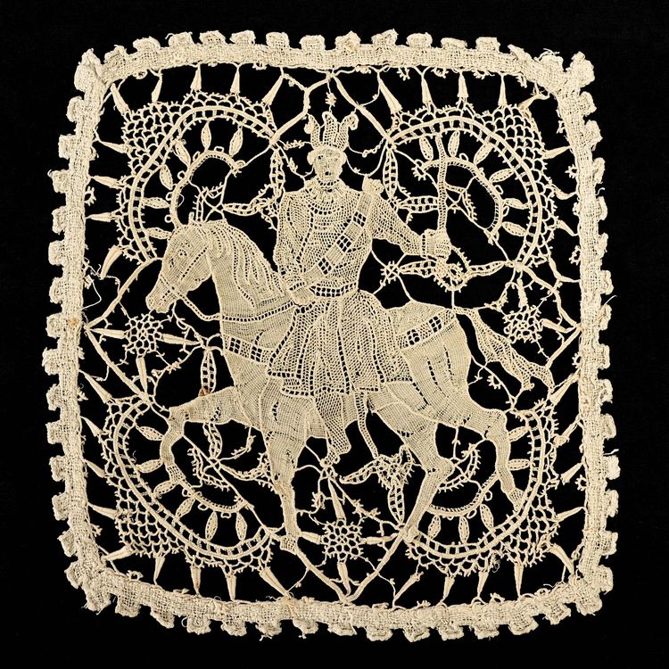 Altes oder antikes Spitzendeckeli mit König (Gebraucht) in Bern für CHF ...