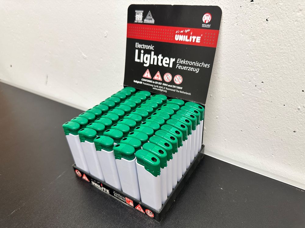 Neu Display Feuerzeug weiss (50x) (Neu und originalverpackt) in Inwil für CHF 17 – mit Lieferung ...