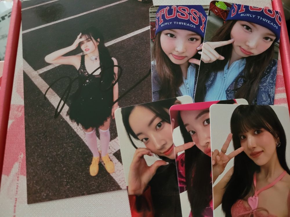 Twice Momo Strategy Signed Album (Neu (gemäss Beschreibung)) in Zürich ...