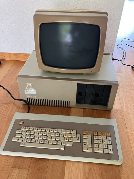 Retro Computer Adler Alphatronic P3 mit Sanyo DM5912CXD | Kaufen auf ...