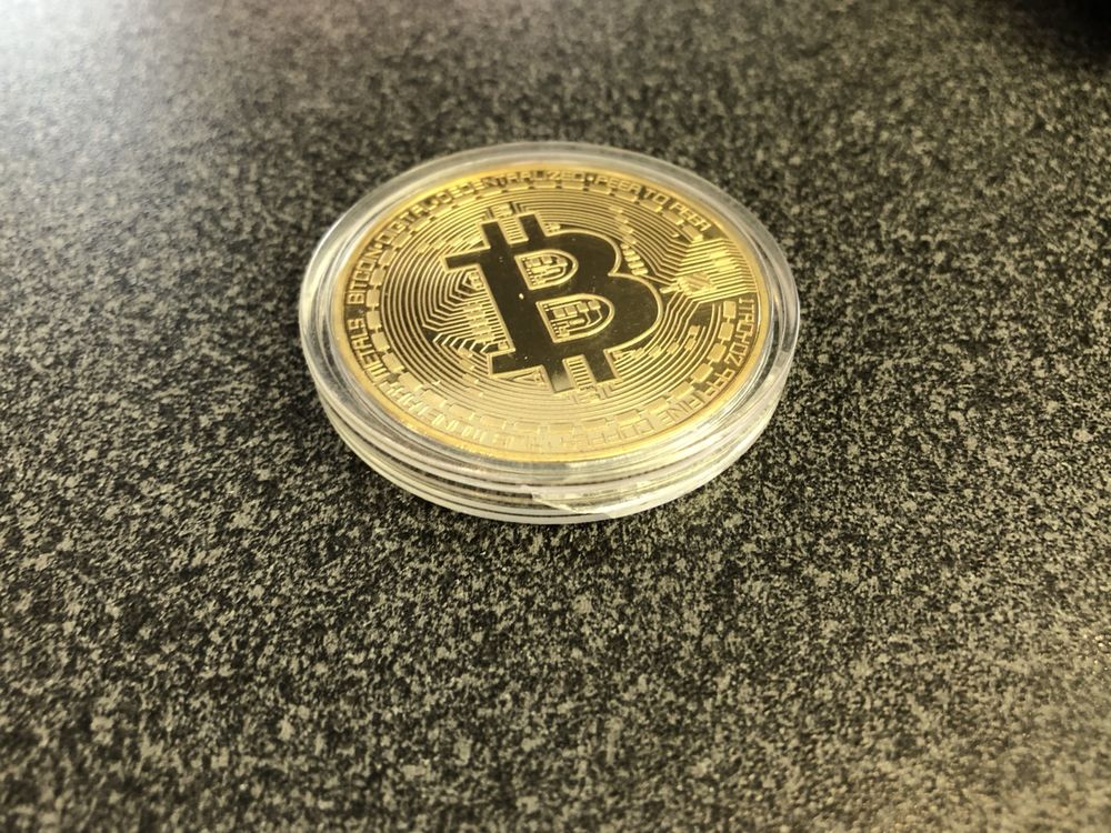 1 BITCOIN - Münze in Gold, ab 1.— (Neu und originalverpackt) in ...