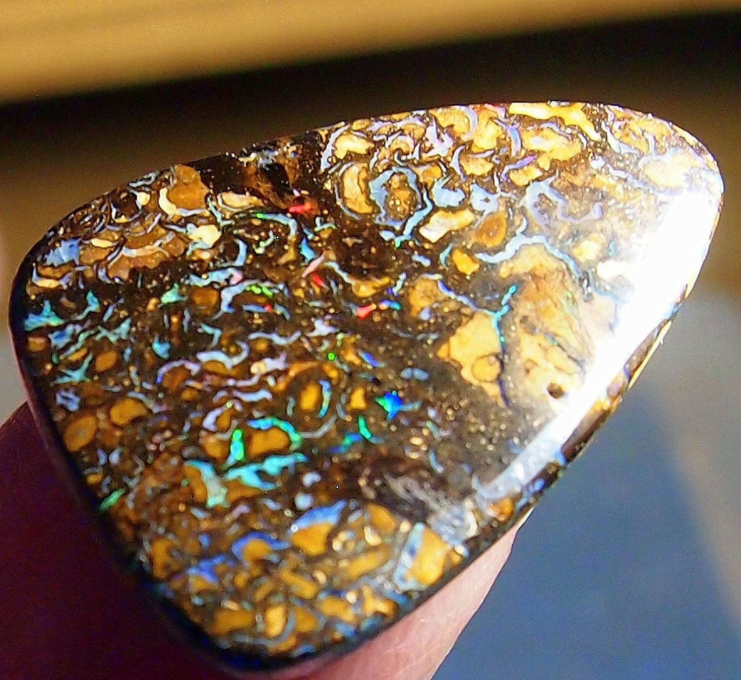 🔥 Boulder Opal Edelstein, viele Funken, Rarität... (Neu und ...