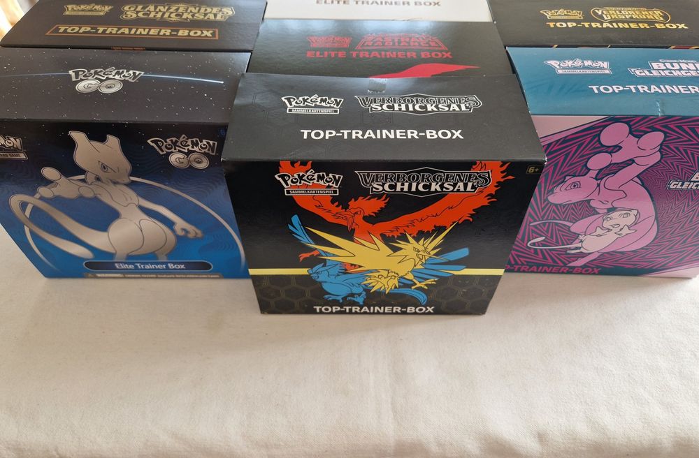 20 ETB's / TTB's Pokémon OHNE Booster INKL. Würfel, Booklet (Gebraucht ...