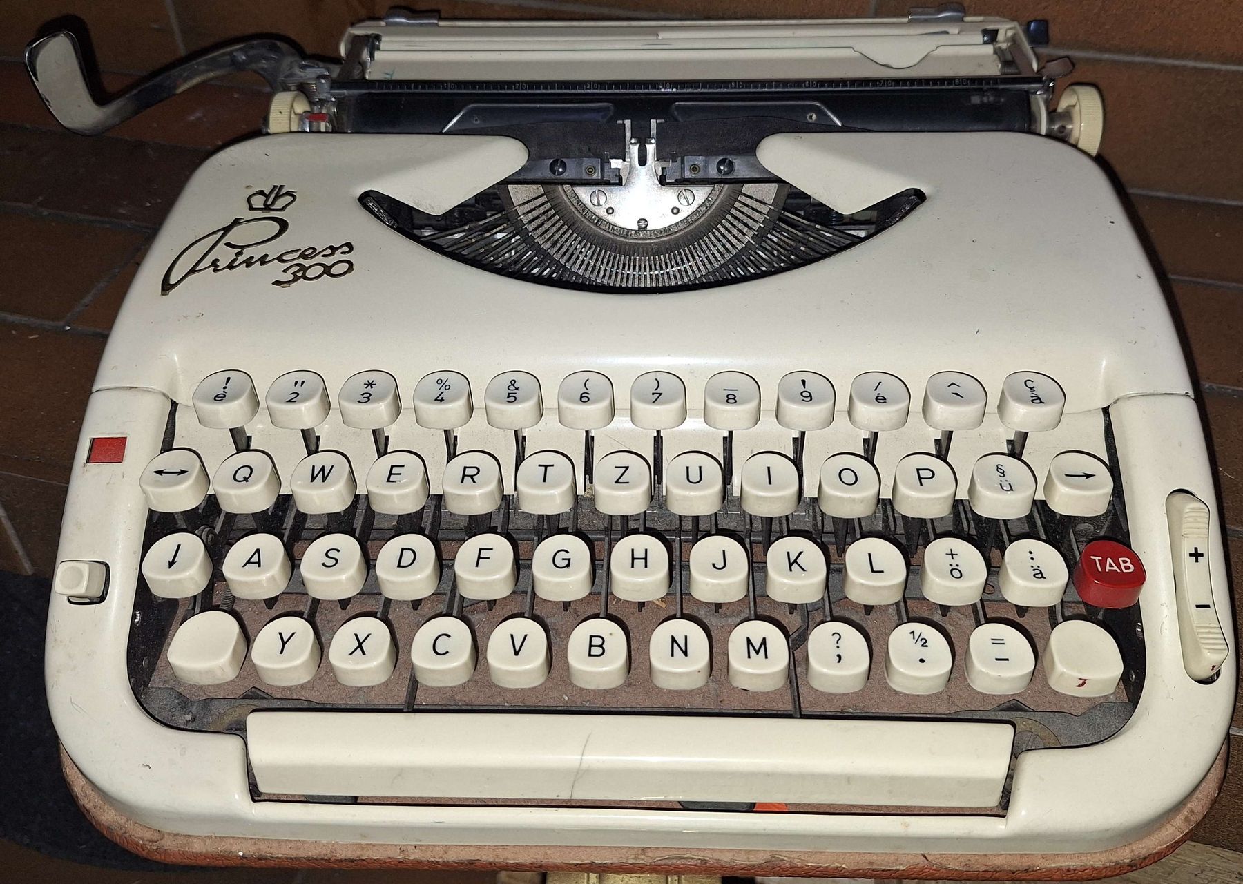 Machine à écrire vintage Princess 300 - Objet de collection (D'occasion ...