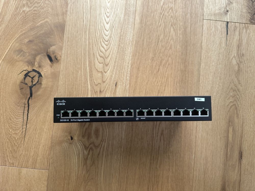 Cisco SG100-16 v2, 16 Port Gigabit Switch - Top Zustand (Gebraucht) in ...