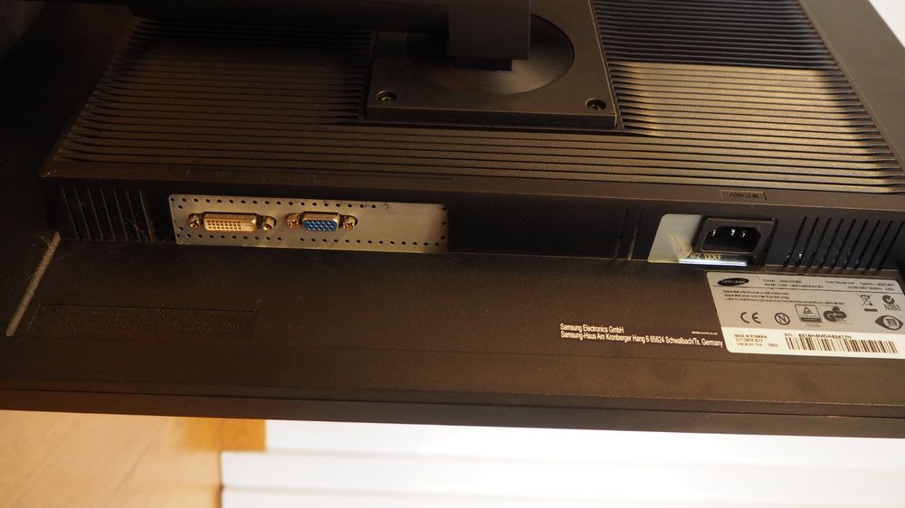 3 x Samsung 24 inch monitors S24C450 | Kaufen auf Ricardo