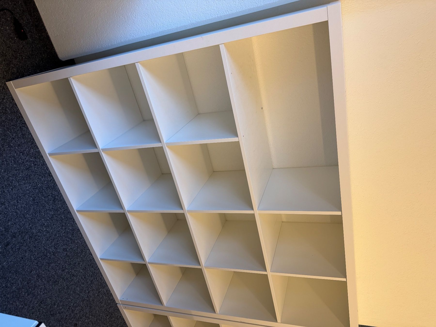 Regal Kallax von Ikea, weiss, 4x4 Fächer, Top Zustand! (Gebraucht) in Winkel für CHF 50 – nur ...