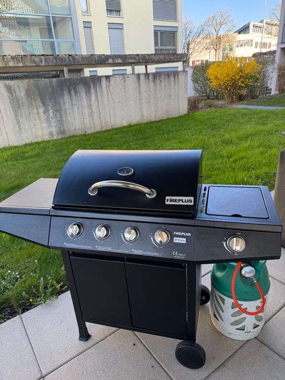 Gasgrill Fireplus Style 4 4-flammig für Grillsaison (Gebraucht) in ...