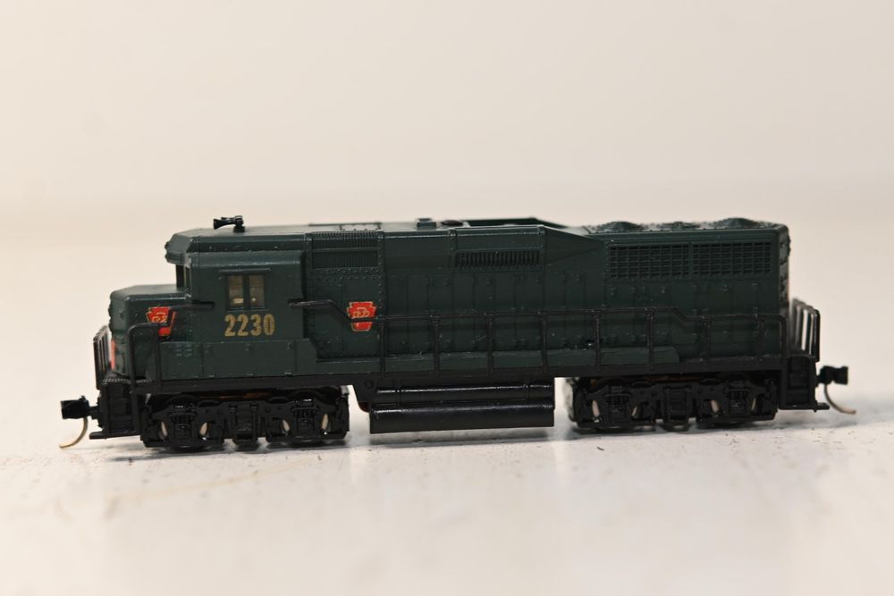 GP 30 Diesellok Atlas Spur N mit OVP , läuft nicht (Defekt) in Laupen ...
