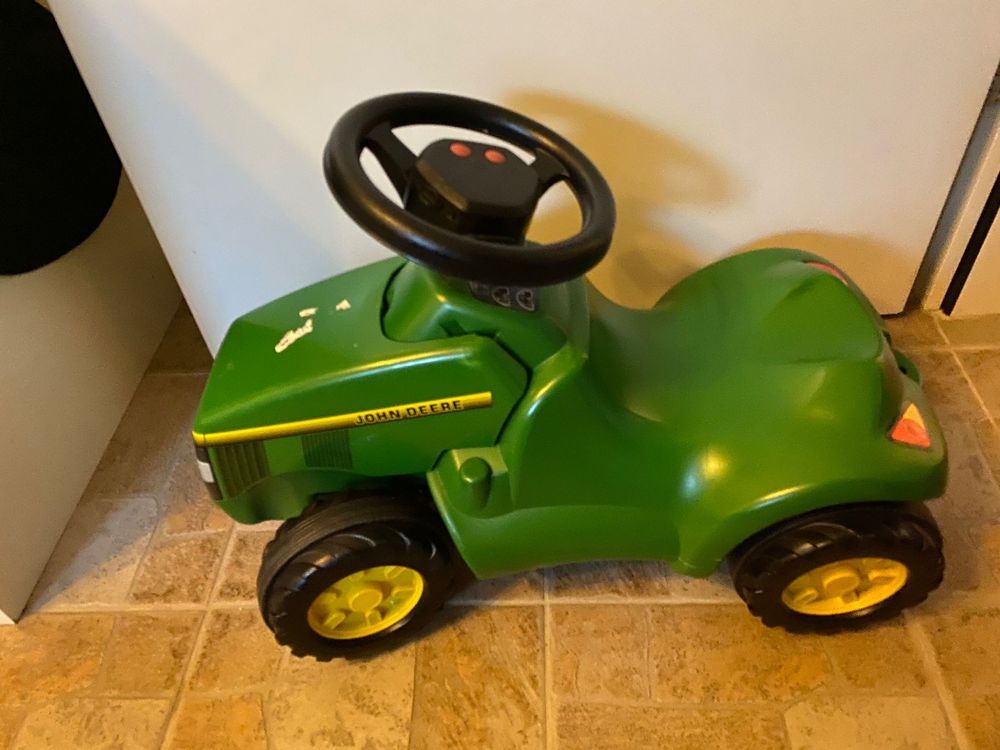 John Deere Traktor Bobby Car (Gebraucht) in Thal für CHF 15 – mit ...