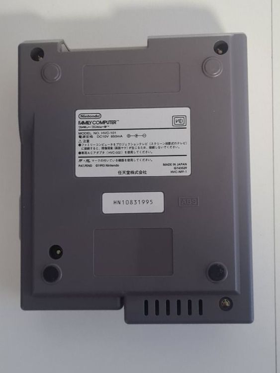 Ab 1.- Nintendo Famicom Toploader & 2 Dogbone Controller (Gebraucht) in ...