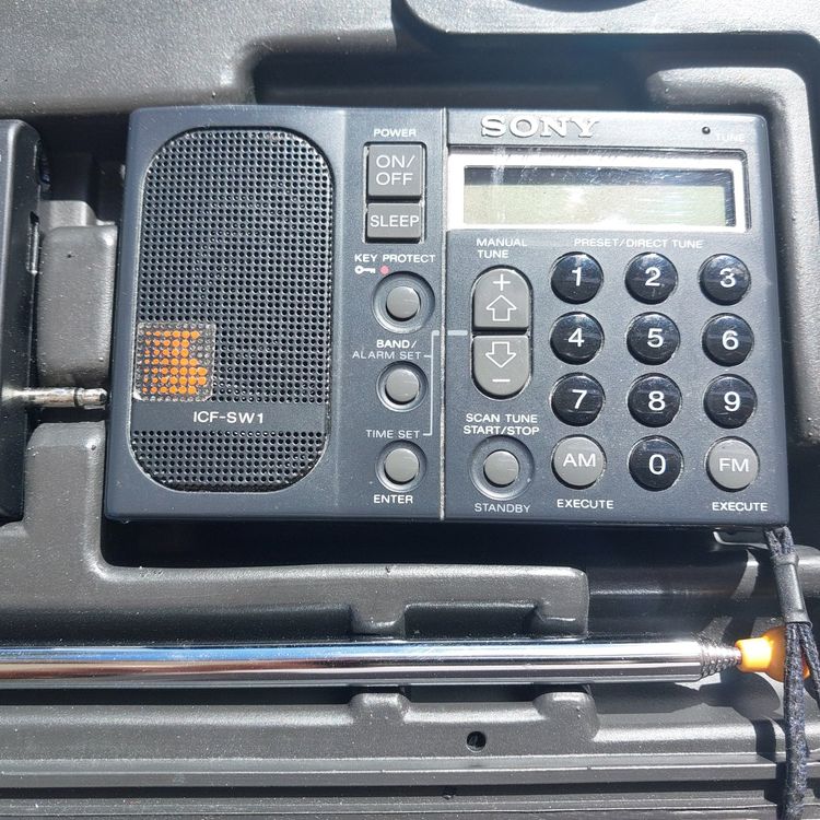 SONY Allwellen Radio ICF-SW1S, AM FM KW, Kofferset (Gebraucht) in Zürich für CHF 99 – mit ...