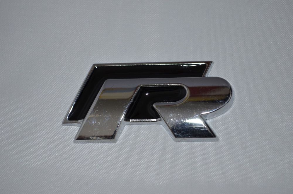 VW R EMBLEM (Neu (gemäss Beschreibung)) in Wildensbuch für CHF 12 – mit ...