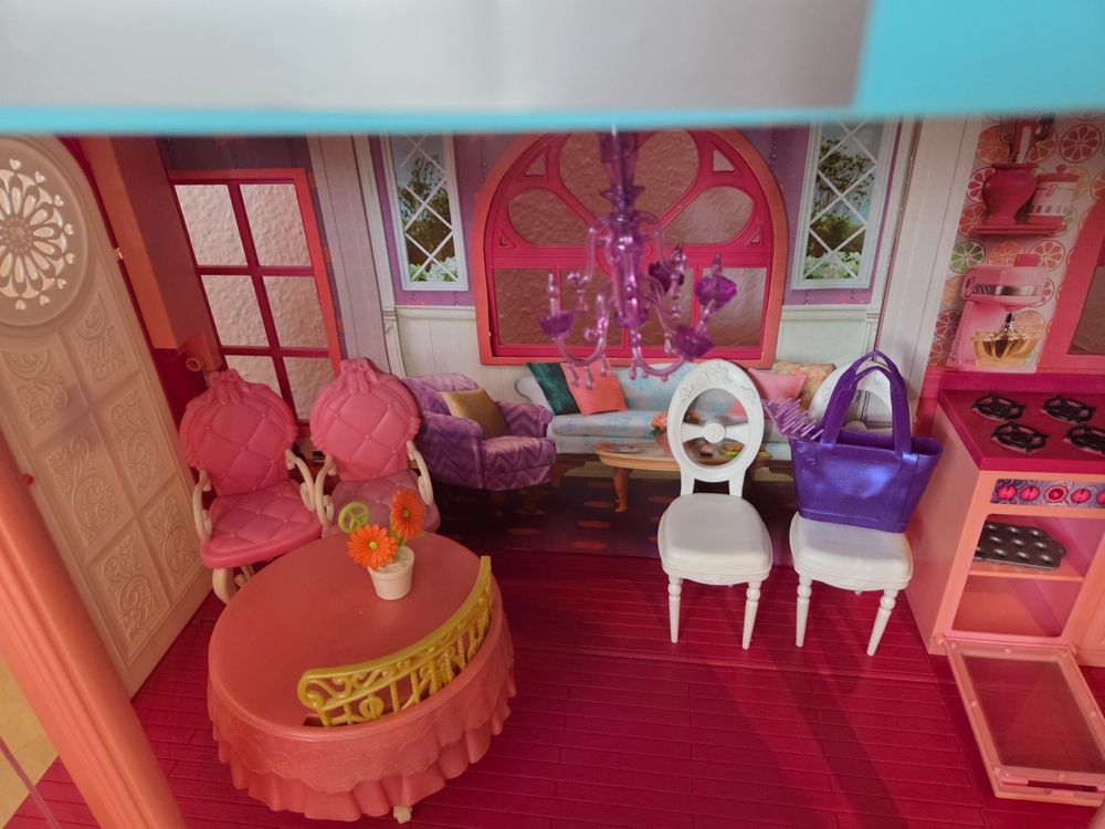 Grosses Barbie Haus mit vielen Extras (Gebraucht) in Zürich für CHF 70 ...