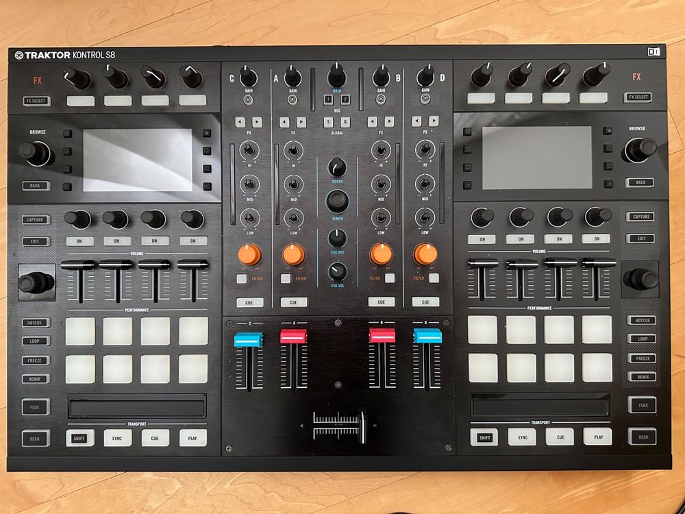 Native Instruments Traktor S8 inkl. Decksaver, DJ Controller (Gebraucht ...