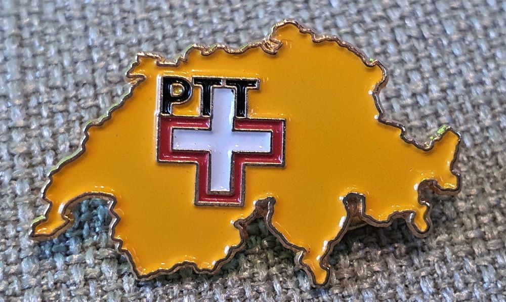 A429 - Pin Gelbe Schweiz mit PTT Logo (Gebraucht) in Reinach BL für CHF 2 – mit Lieferung auf ...