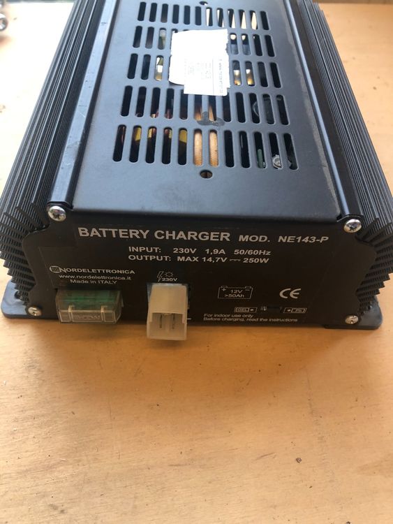 Batterie Ladegerät. 12 V Camper CBE Mod NE 143-P | Kaufen auf Ricardo