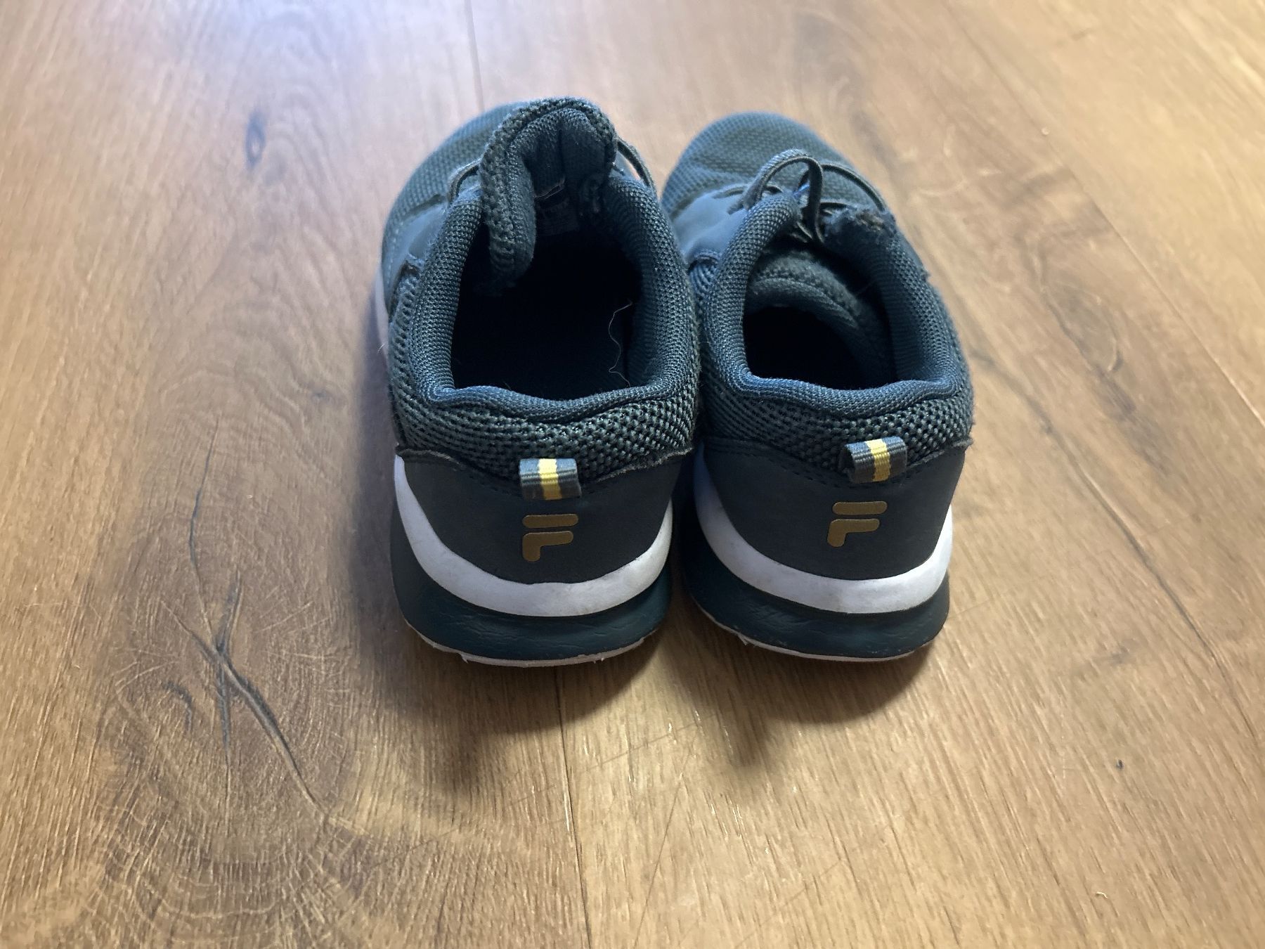 Fila Sneakers Turnschuhe Jungs gr 27 (Gebraucht) in Regensdorf für CHF ...