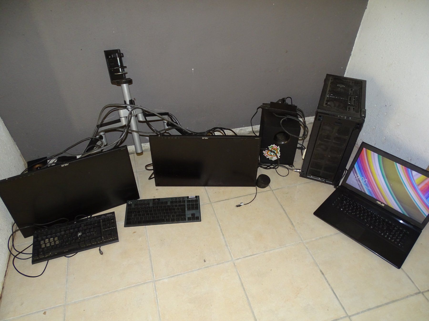 Laptop Computer Gaming PC Set mit Monitor Bildschirm (Gebraucht) in ...