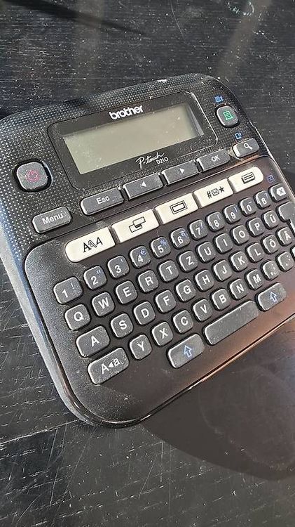 Brother P-Touch PT-D210 + 10 x Bänder, 12 mm (Gebraucht) in Zürich für ...