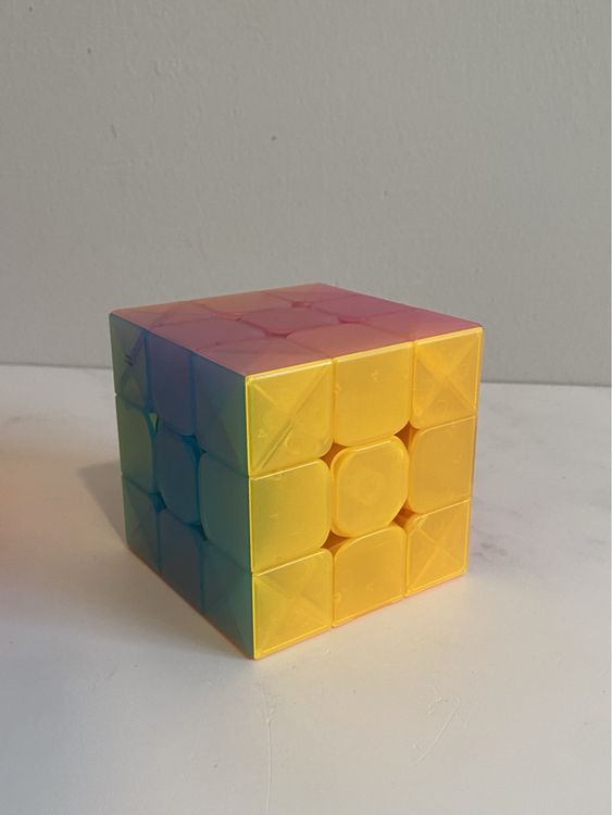 Neuer, cooler Rubik‘s Cube, Marke Drunk Elephant (Neu und ...