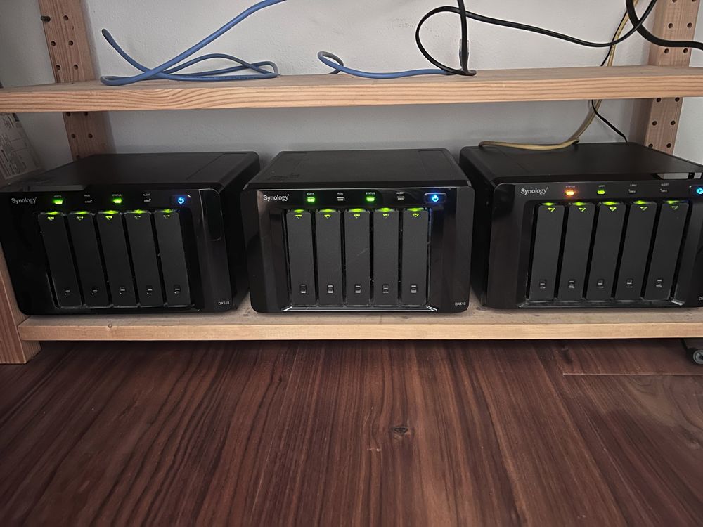 Synology DS1511+ mit 2 x DX510 | Kaufen auf Ricardo