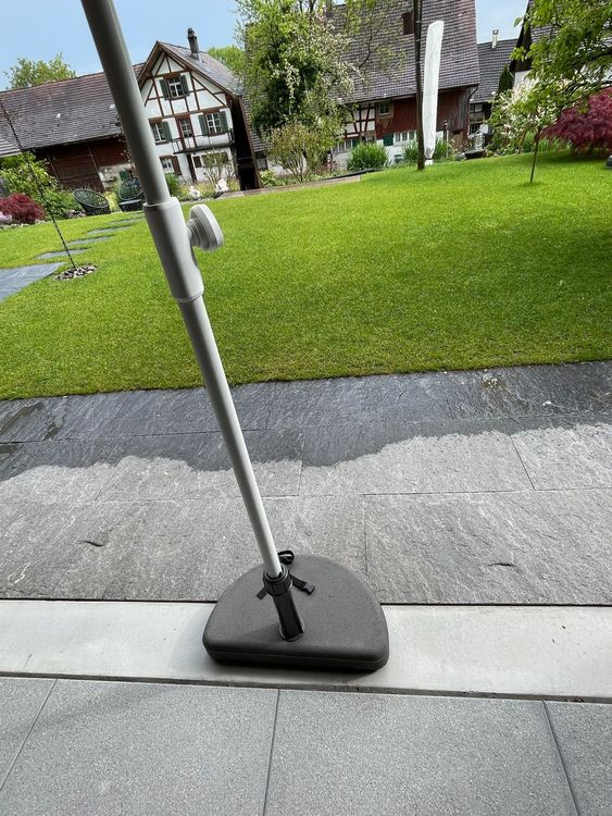 Sonnenschirm mit Ständer... der Sommer kann kommen :-) (Gebraucht) in Stettfurt für CHF 19 – nur ...