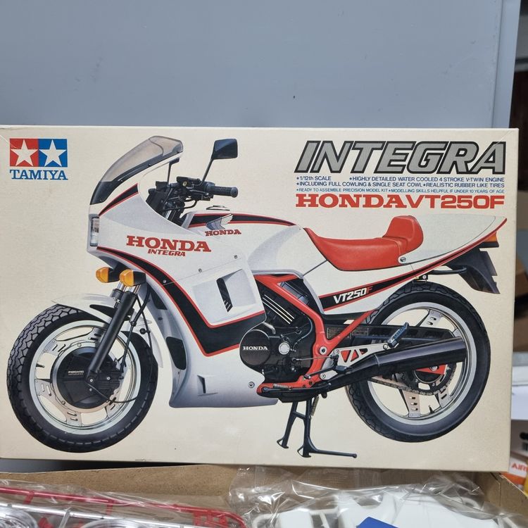 Tamiya Honda VT250F Integra ModellmotorradBausatz | Kaufen auf Ricardo
