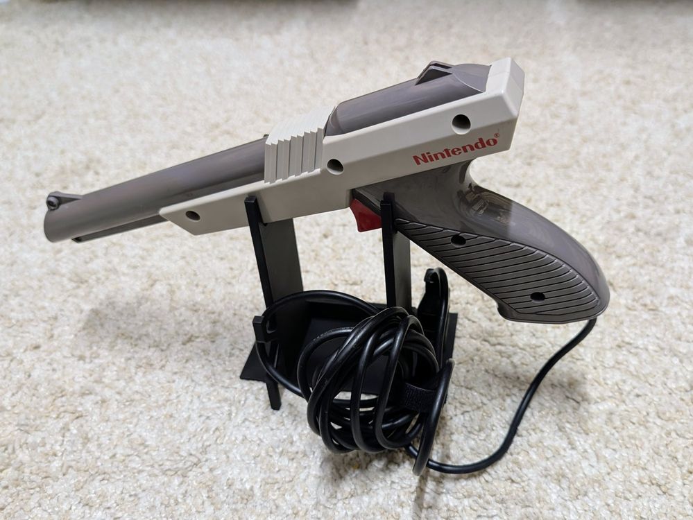 Nintendo Entertainment System (NES) Zapper mit Halter (Gebraucht) in ...