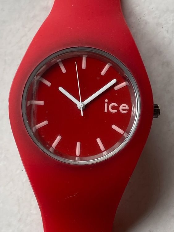 Montre Ice Watch rouge silicone cadran sous protection (Gebraucht) in ...