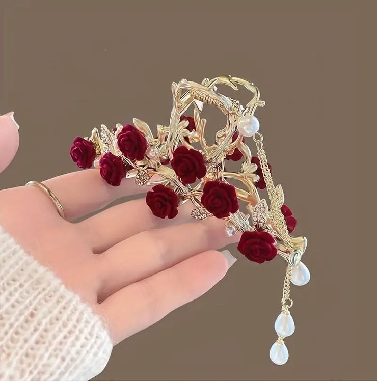 Elegante Haarspange mit Samt Rosen & Perlen (Neu und originalverpackt) in Glattbrugg für CHF 24 ...