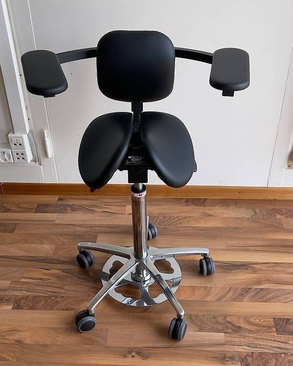 Neuwertiger Salli Expert Sattelstuhl mit Stretching-Stütze (Gebraucht) in Küssnacht am Rigi für ...