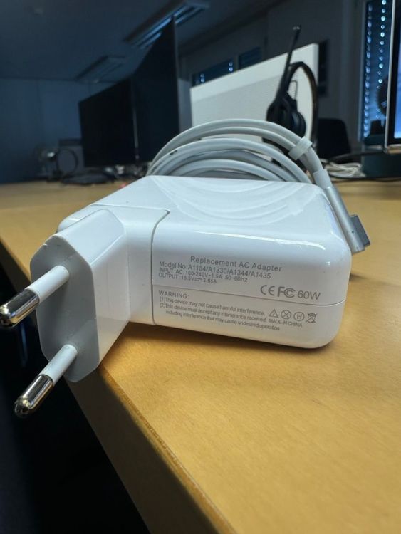 Apple MacBook Power Adapter MagSafe 1 – 60W (Gebraucht) in Neuchâtel ...